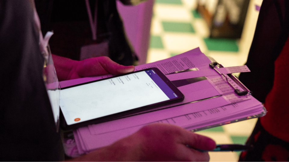 35 Bar Event Ideas to Bring in Regulars (and Keep Them Happy)