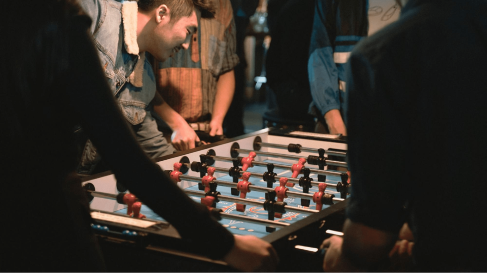 35 Bar Event Ideas to Bring in Regulars (and Keep Them Happy)