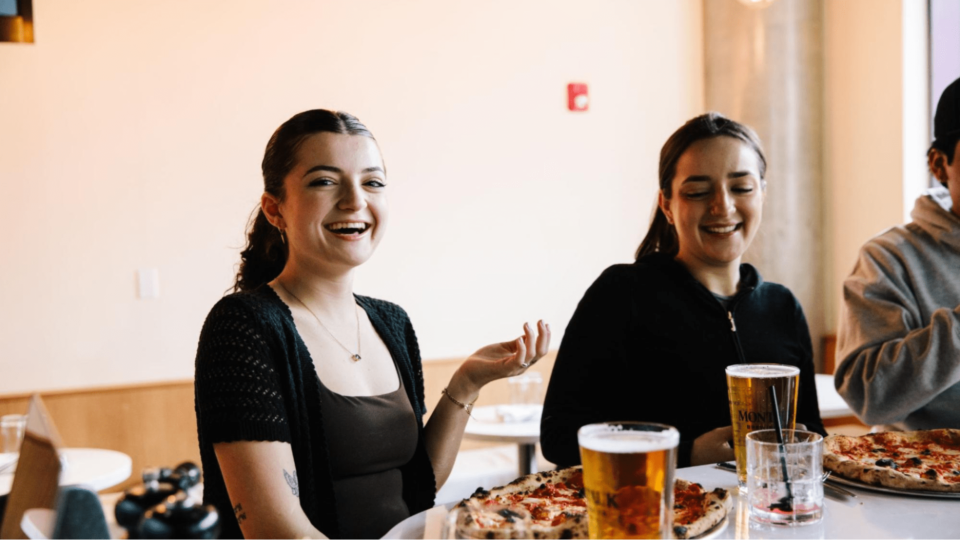 35 Bar Event Ideas to Bring in Regulars (and Keep Them Happy)